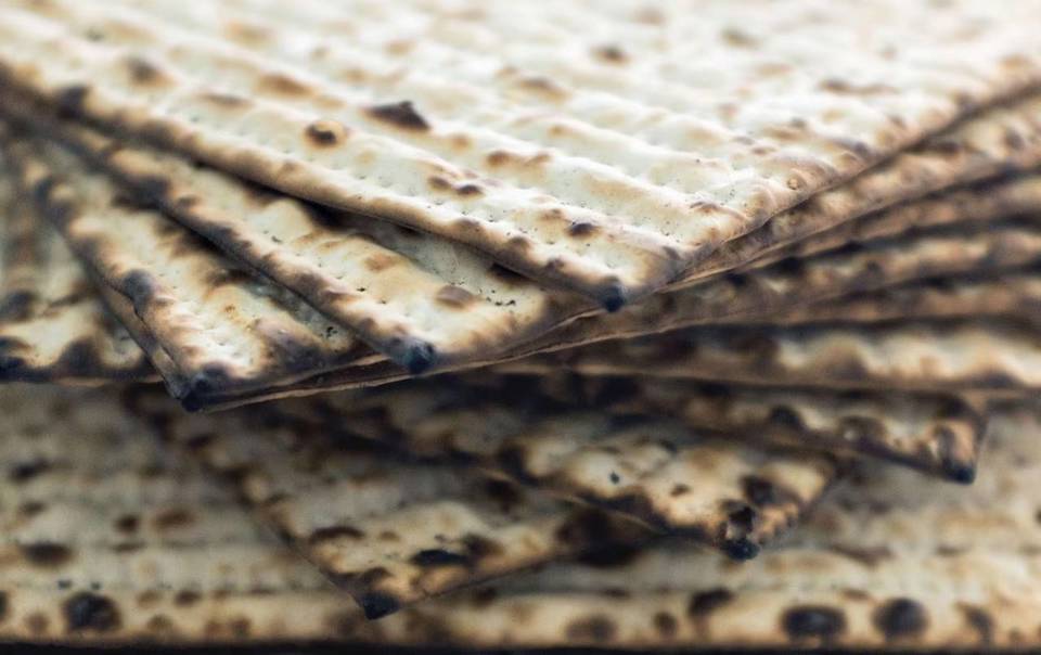 Uma breve história do “matzoh”: “não é suposto saber bem”
