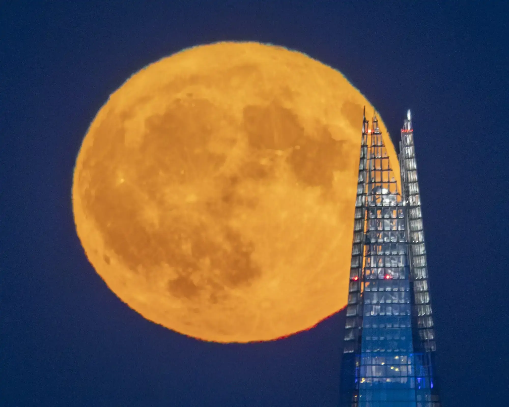 Assim foi vista a Lua do Veado de 2025: o nosso satélite ilumina as ...