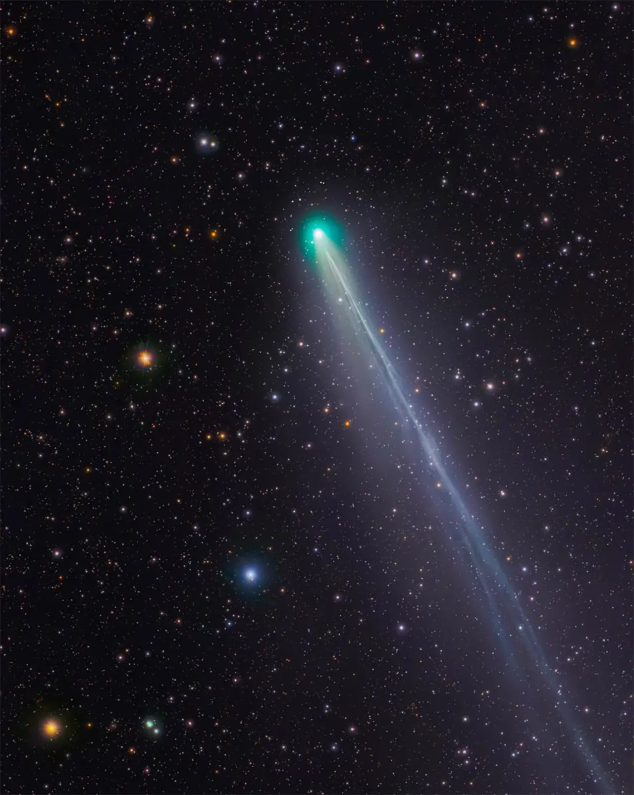 Este cometa só regressará daqui a mil anos. Saiba como vê-lo.