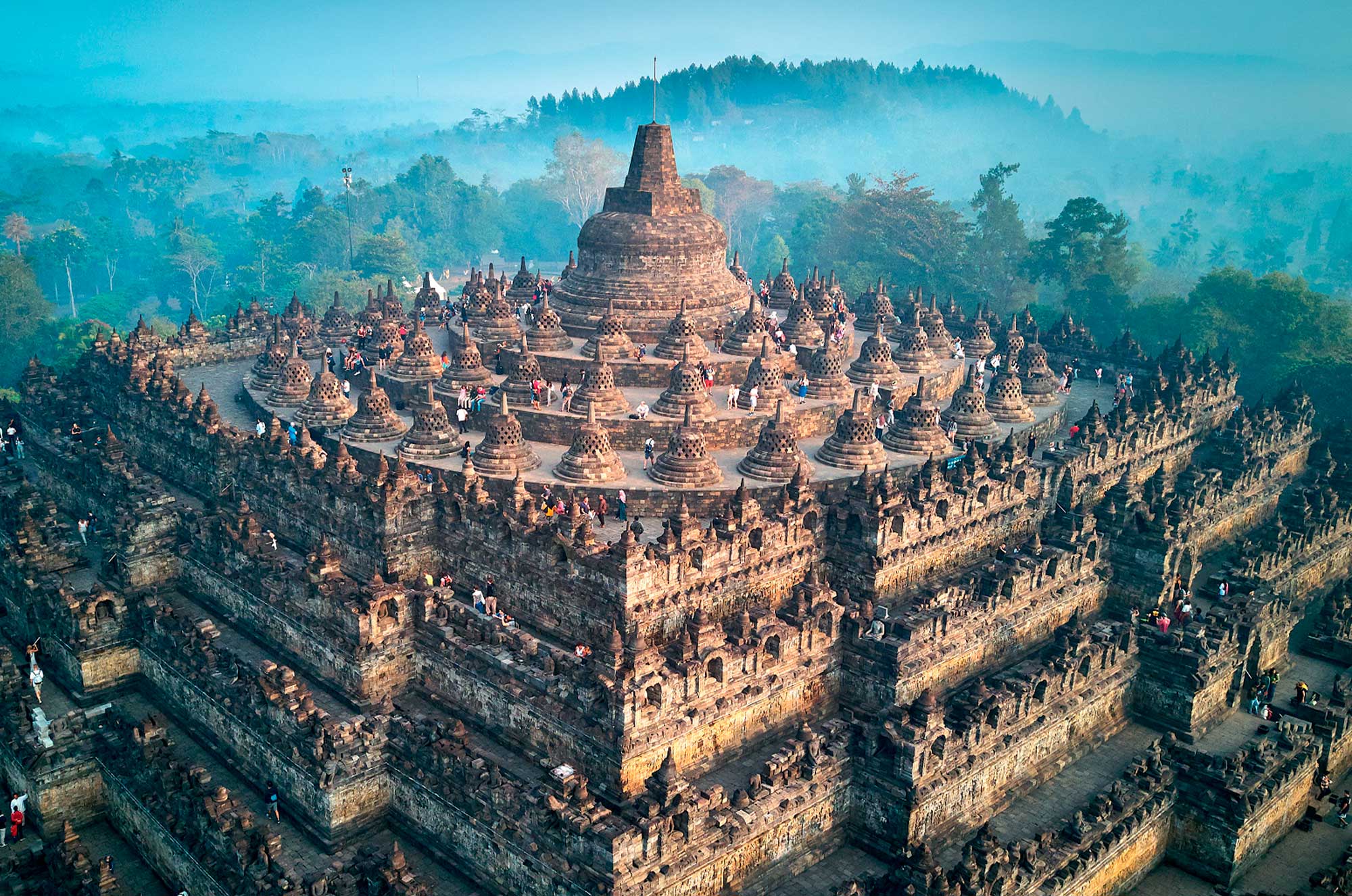 Tesouros artísticos da Ilha de Java: Borobudur e Prambanan