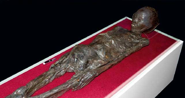 Liber Linteus, um livro etrusco oculto numa múmia egípcia